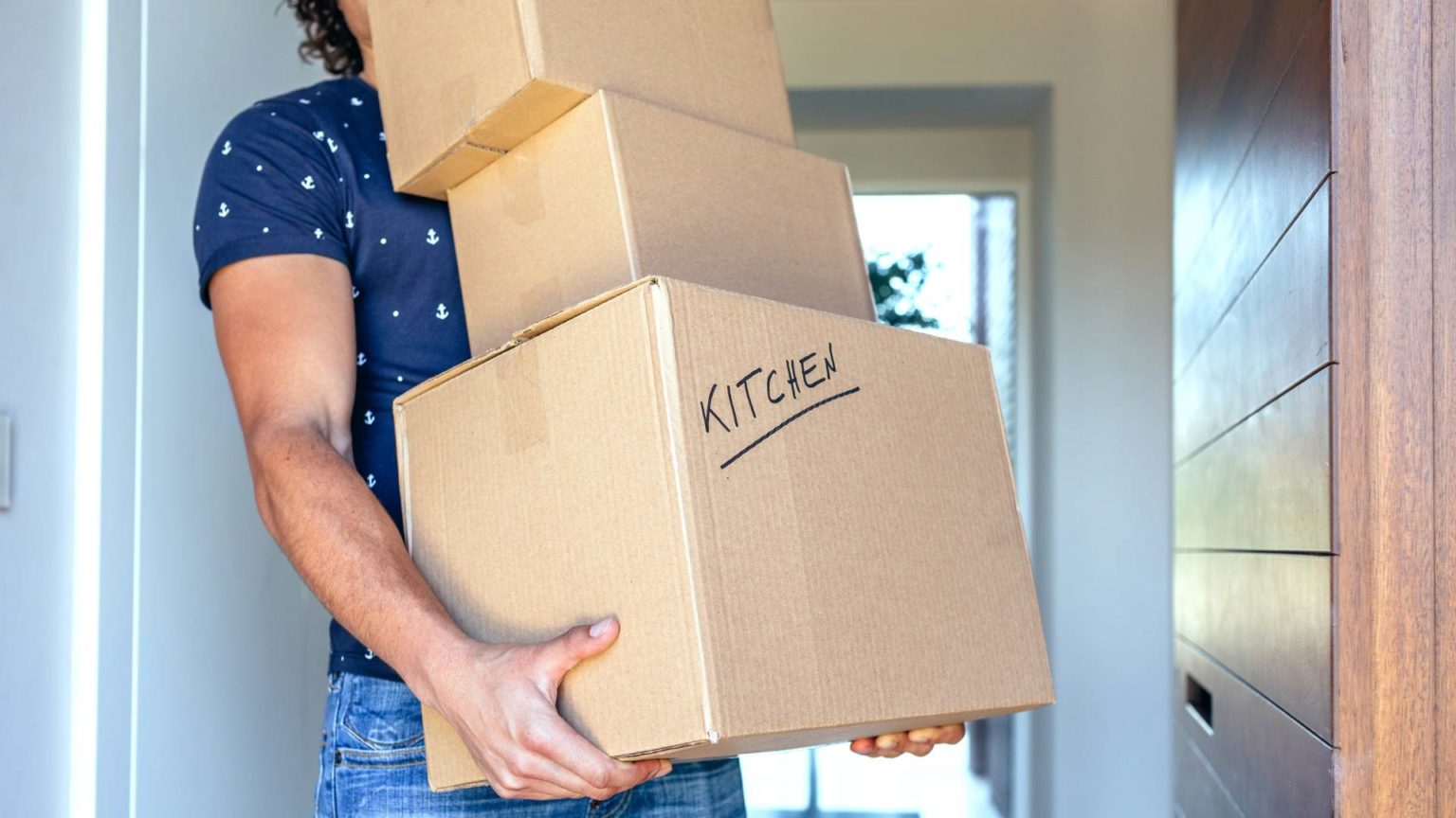 The Incredible Guide to Packing Your Kitchen for Moving Home - Two ...