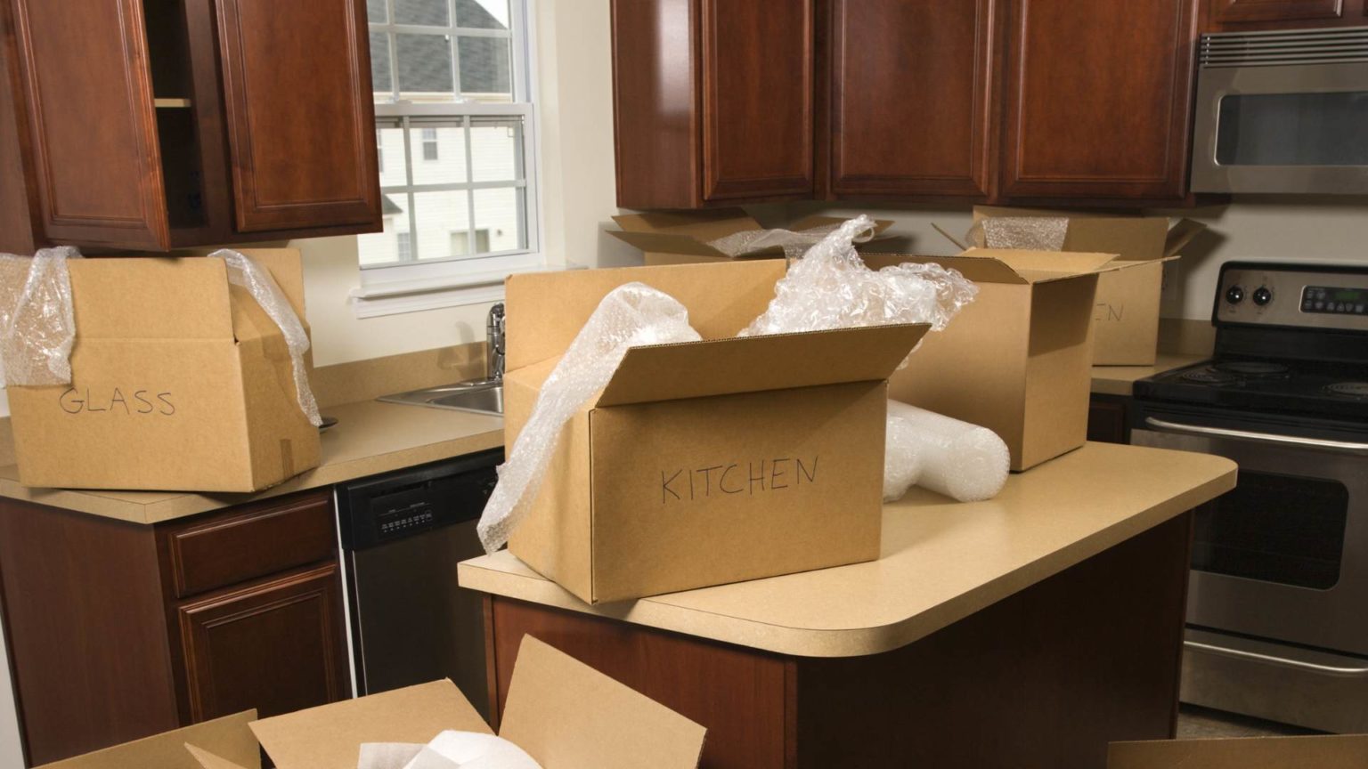 Kitchen Packing: How to Prepare, Pack, & Unpack Your Kitchen Like a Pro ...